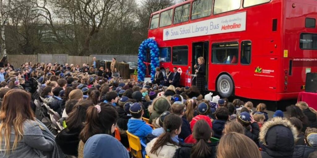 All-aboard the library bus! - Metroline